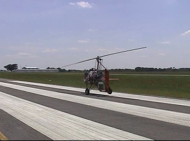 Gyro flying with Ron Awad at Bensen Days 2010. on Vimeo