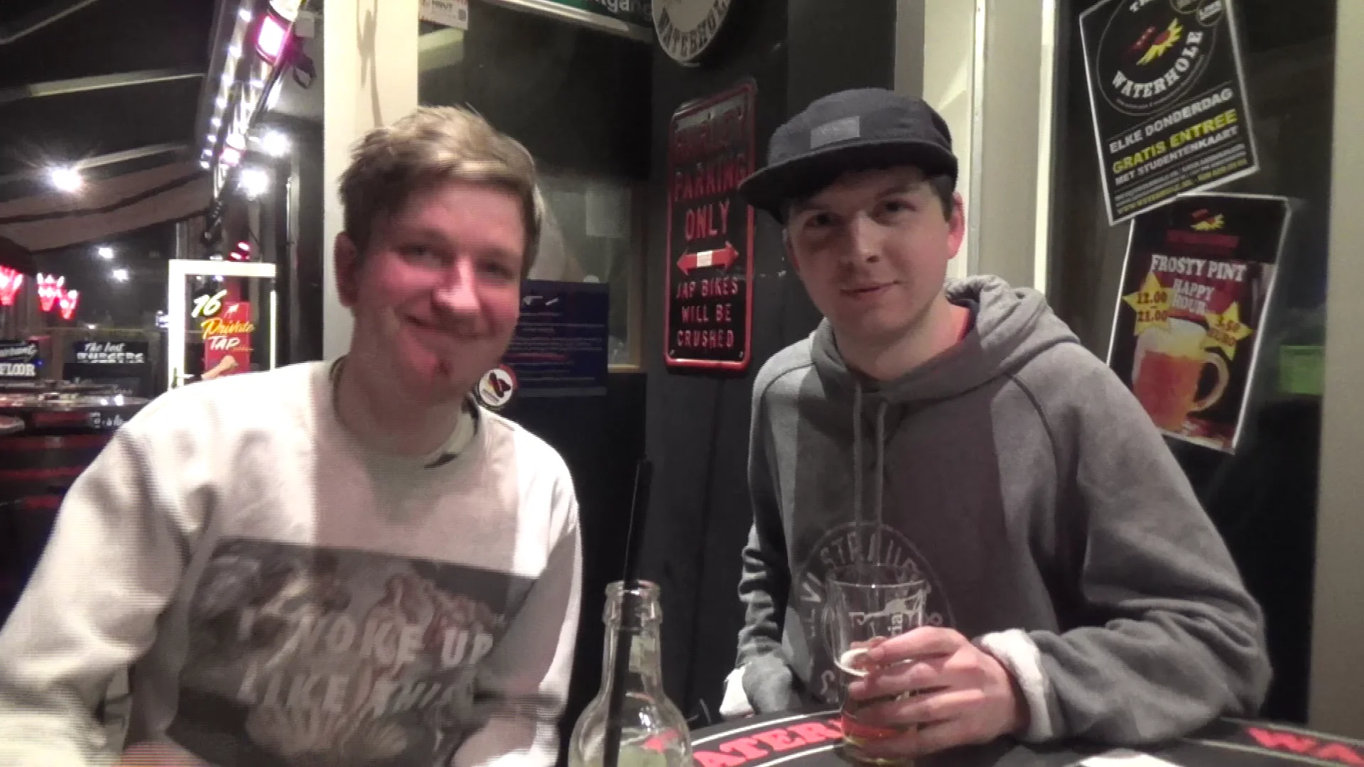 Lewis Bootle & Gecko (UK) Post-gig Interview - Live at The Waterhole ...