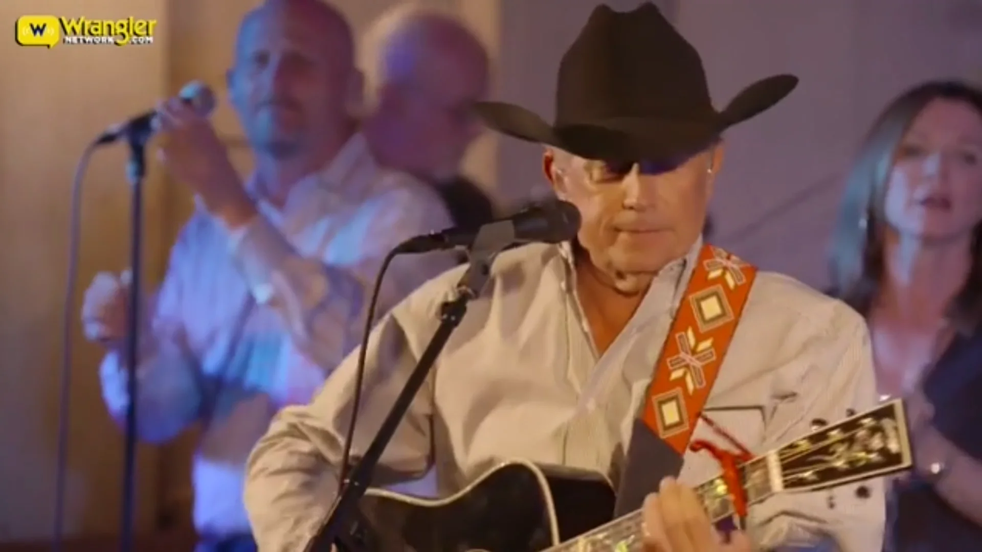 George Strait Returns to Gruene Hall- Here for a Good Time