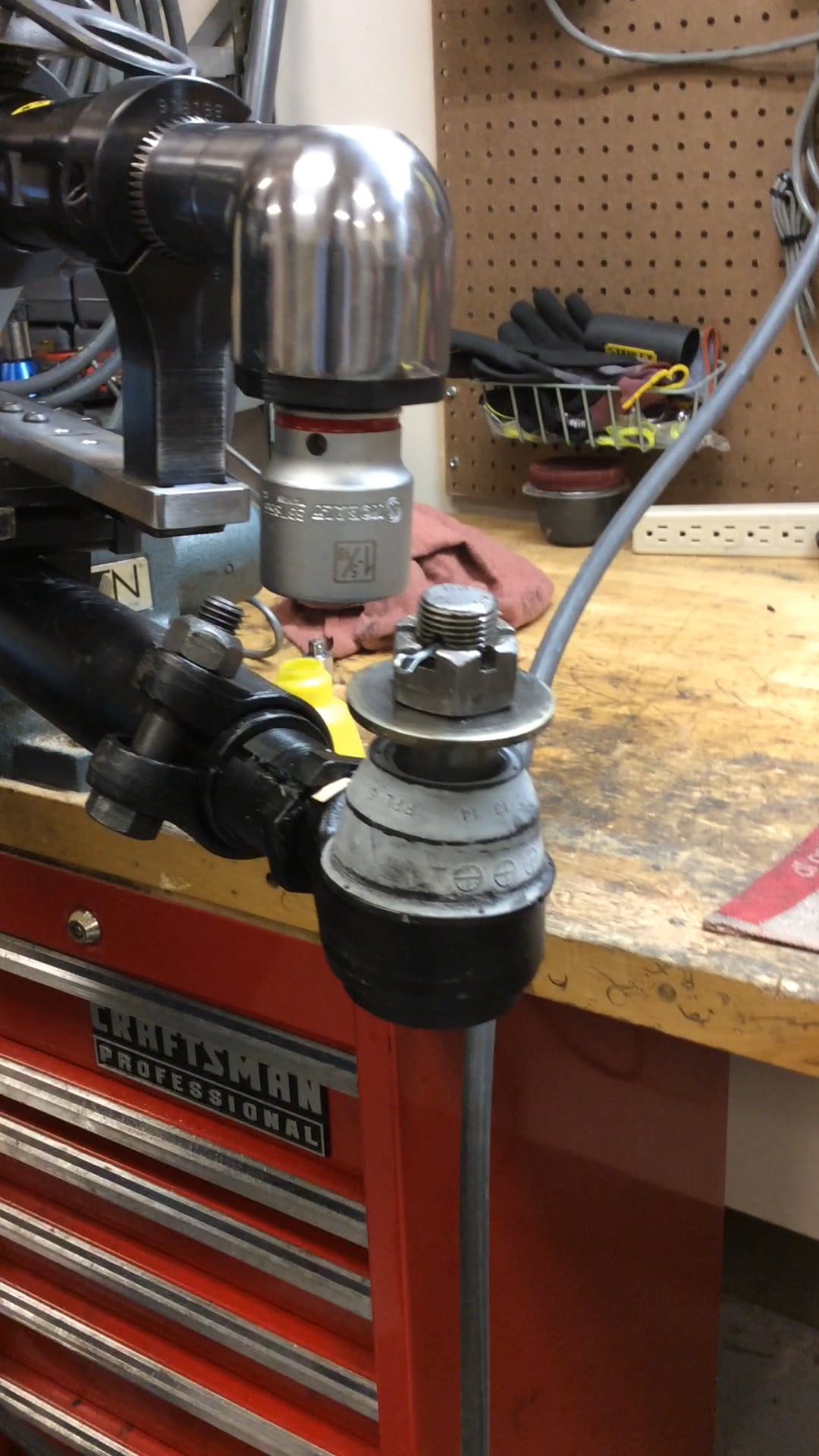 Stanley Engineered Fastening - Right angle tool with position control ...