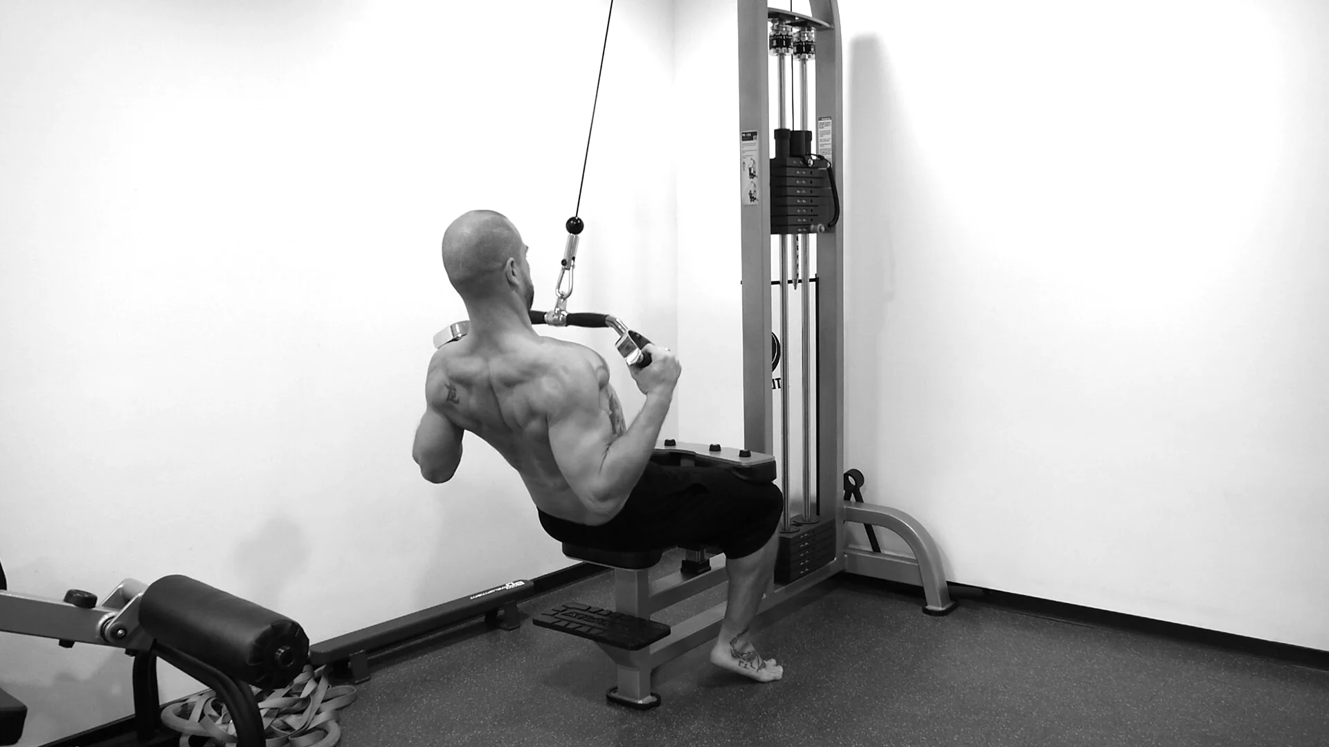 12 Weeks Body Transformation - Medium Neutral Grip Lean Away Lat Pulldown on Vimeo