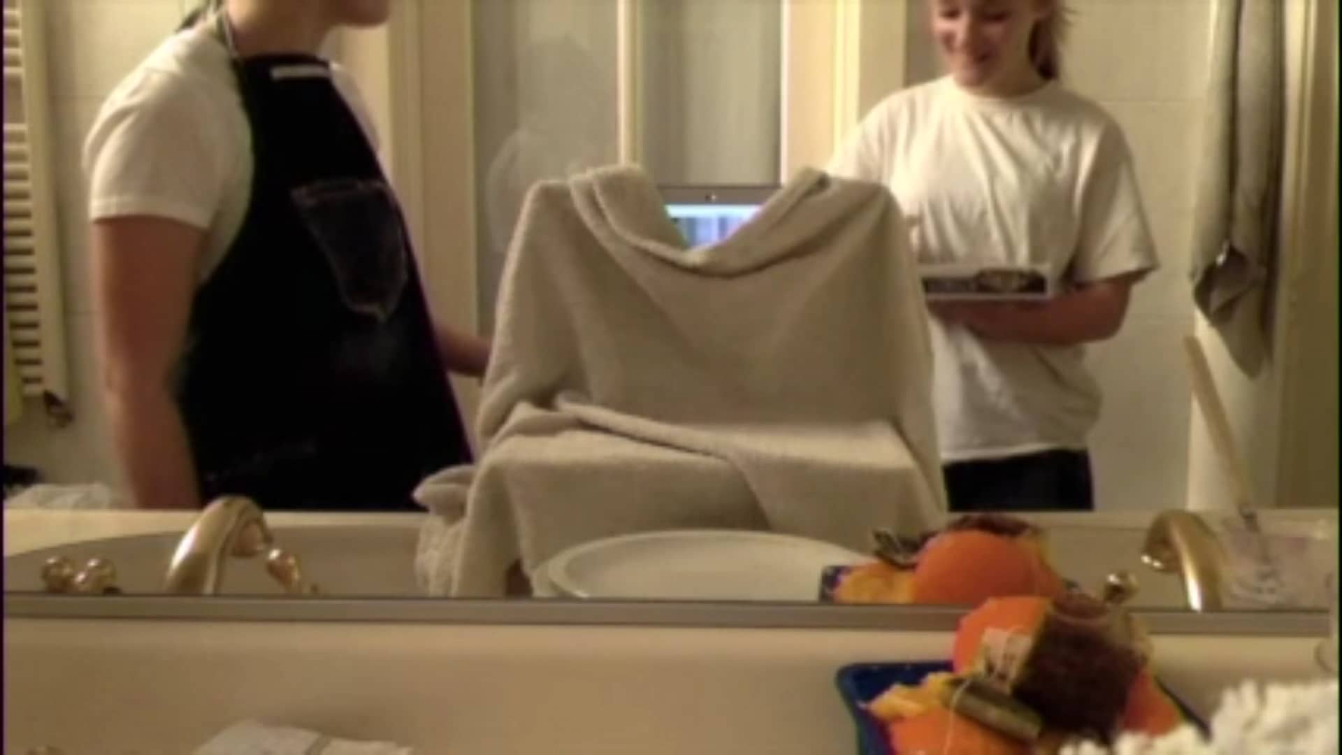 Het schnitzelparadijs Anne Siemers en Josephine Muller on Vimeo