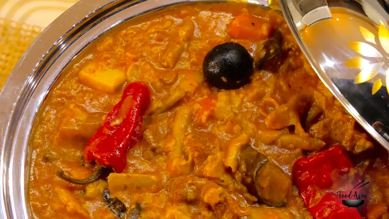 Saudi Arabia - Margoog (Meat Stew) on Vimeo