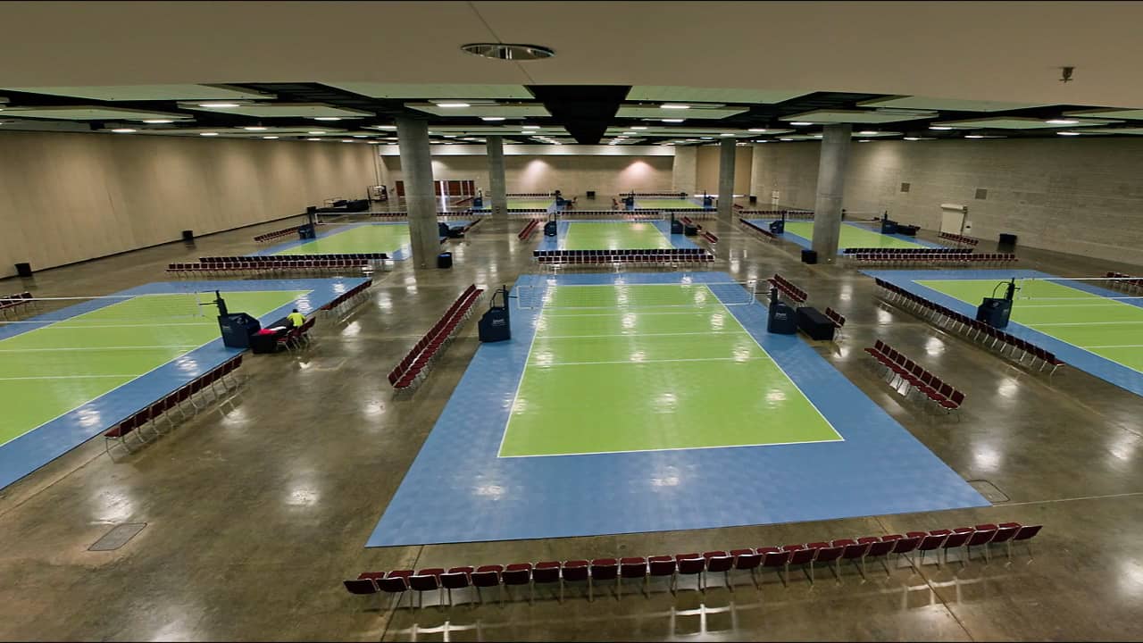Hawaii Convention Center Volleyball Court Setup (Time-lapse) on Vimeo