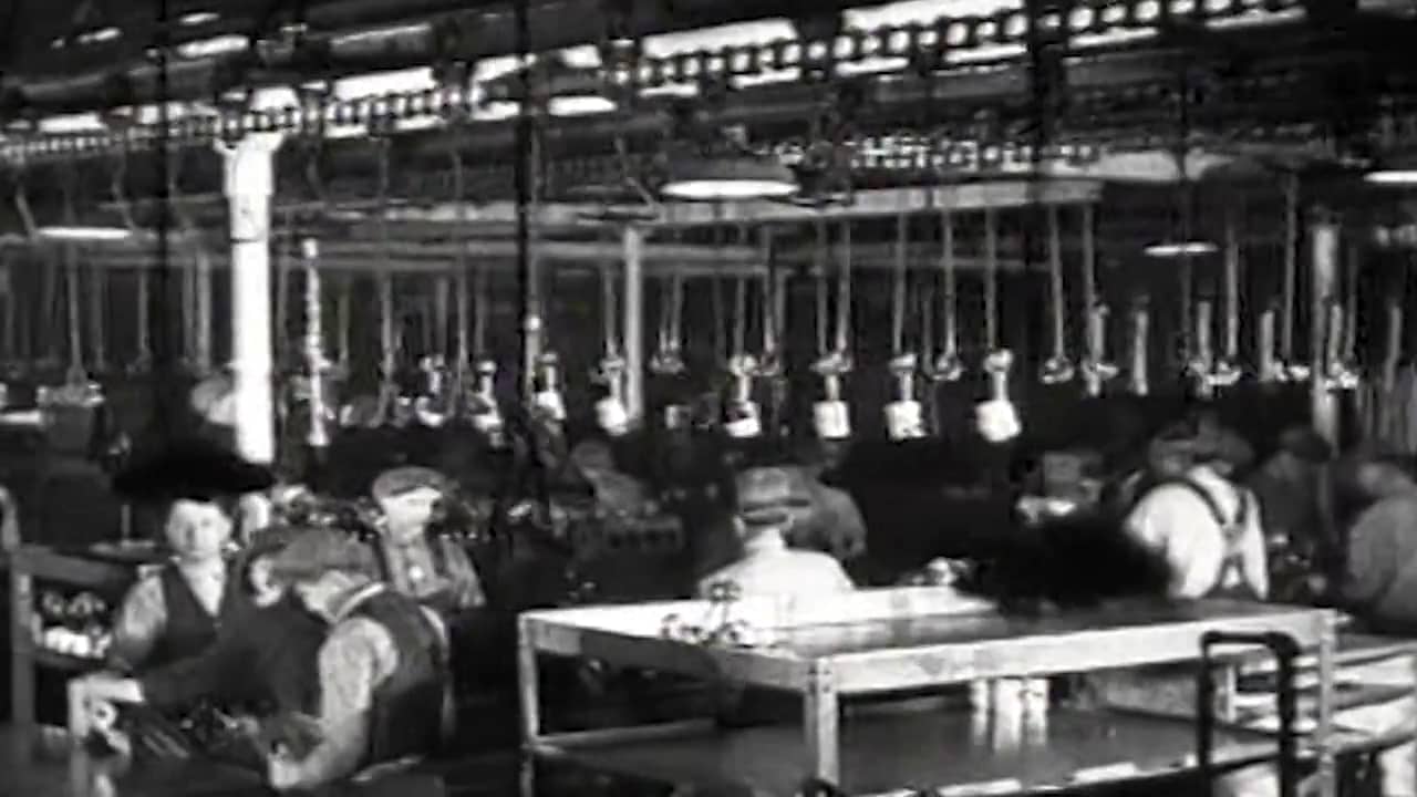 A New Way to Lead Command Control vs Trust Inspire on Vimeo