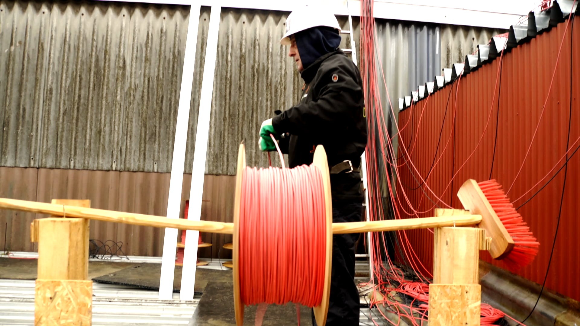 Oskam groep, DenG Solar: Grootste zonnedak in Utrecht on Vimeo