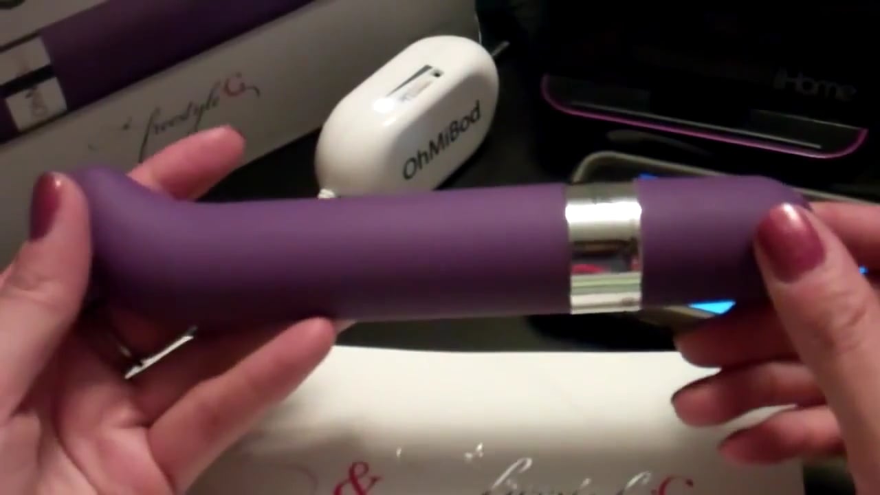 Ohmibod Freestyle :G Music Vibrator in OhMiBod on Vimeo