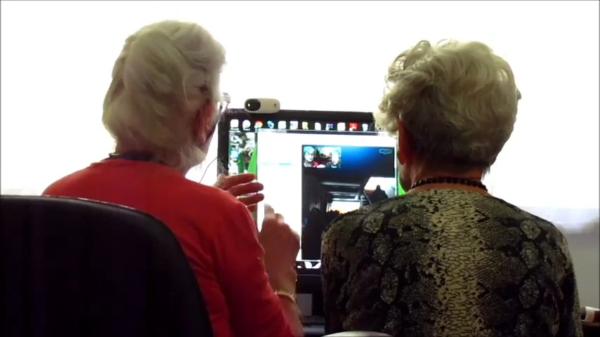 Betty van Essen en Mirjam Bolle skypen op 4 mei 2014 on Vimeo