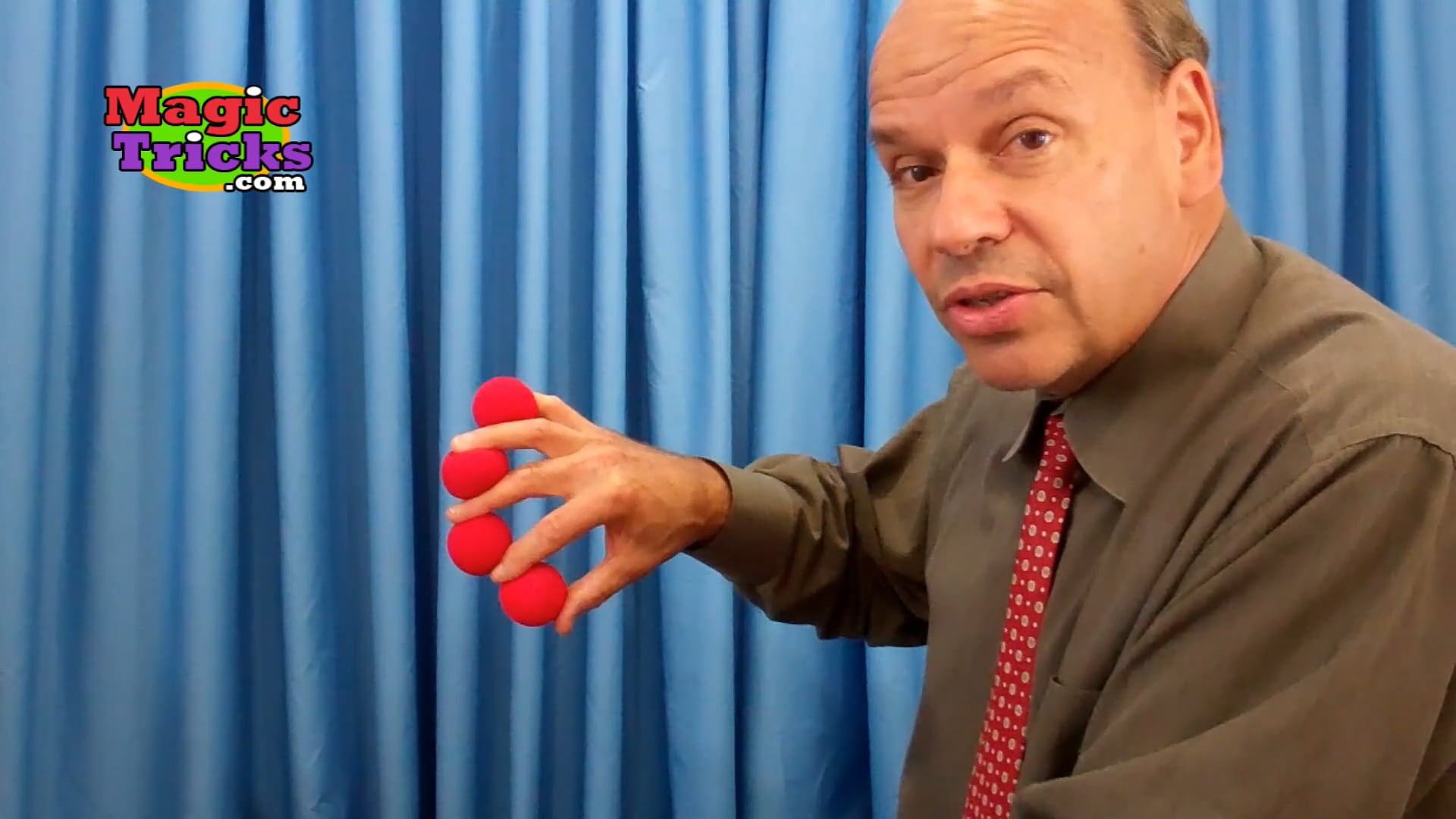Multiplying Sponge Balls - MagicTricks.com on Vimeo