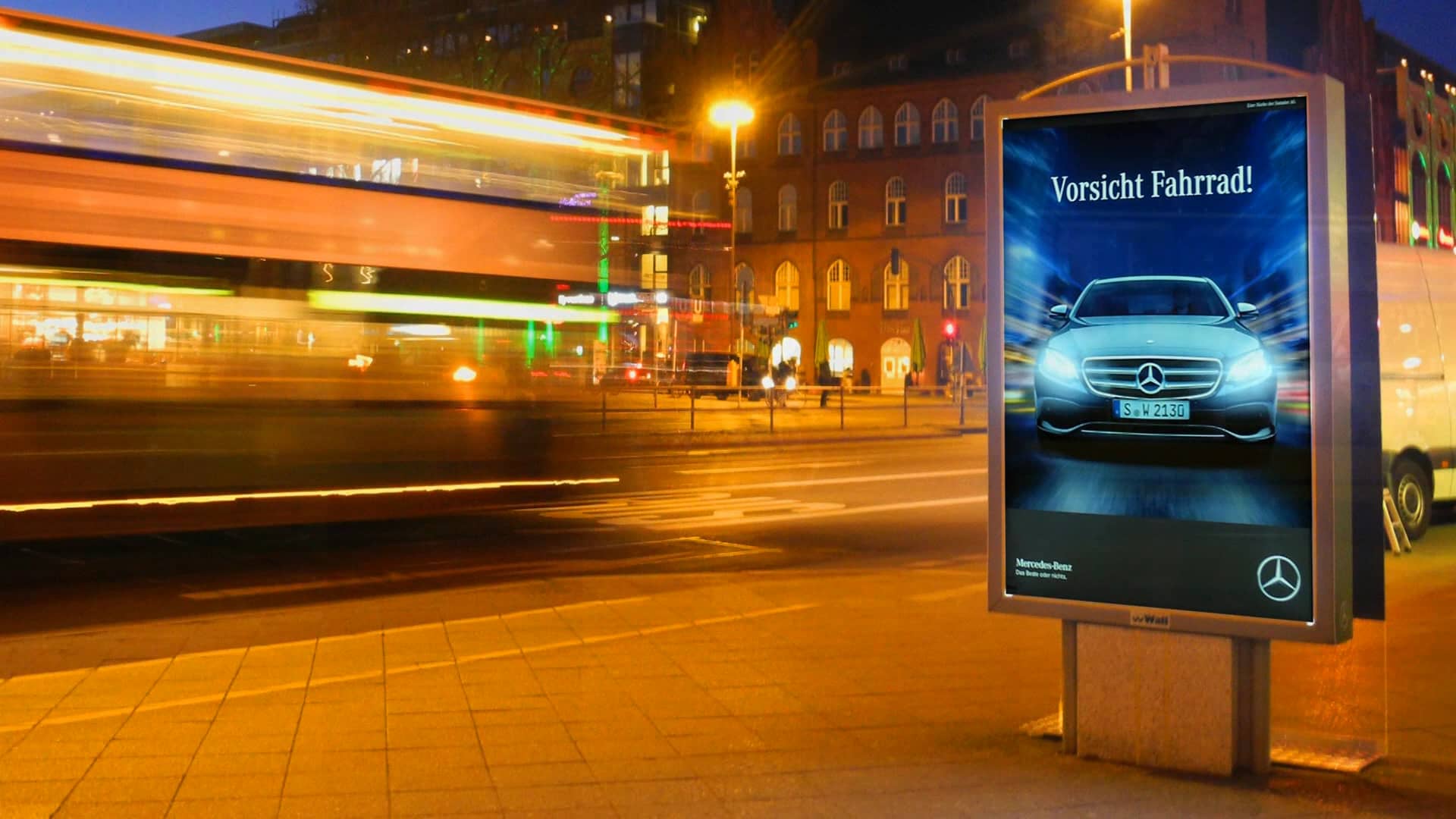 Mercedes-Benz - "Tod dem toten Winkel" - OOH Kampagne by WallDecaux ...