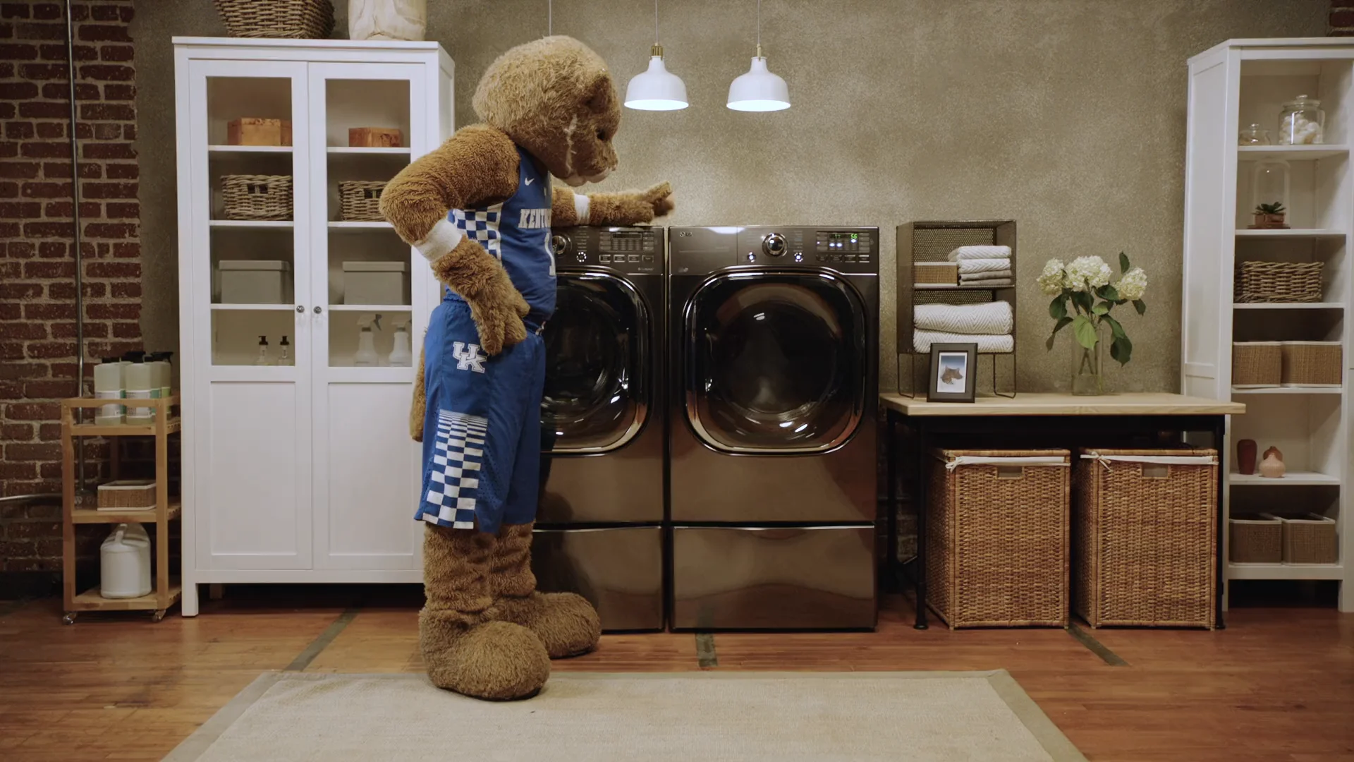 LG: "NCAA Mascots" on Vimeo