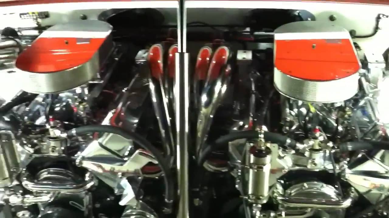Twin Efi Marine Engines in 32' Schiada on Vimeo