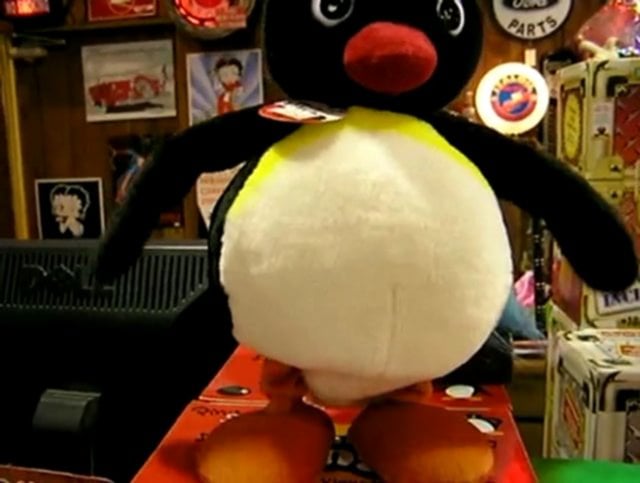 Dancing Pingu on Vimeo