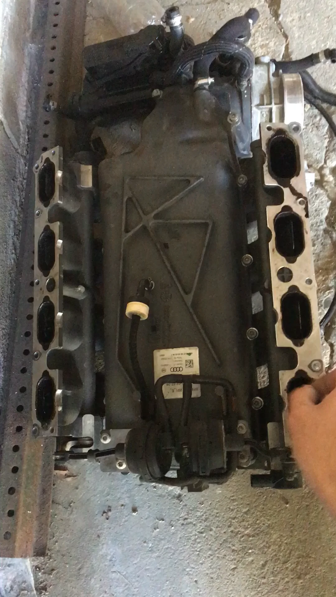 B7 RS4 Intake Manifold on Vimeo