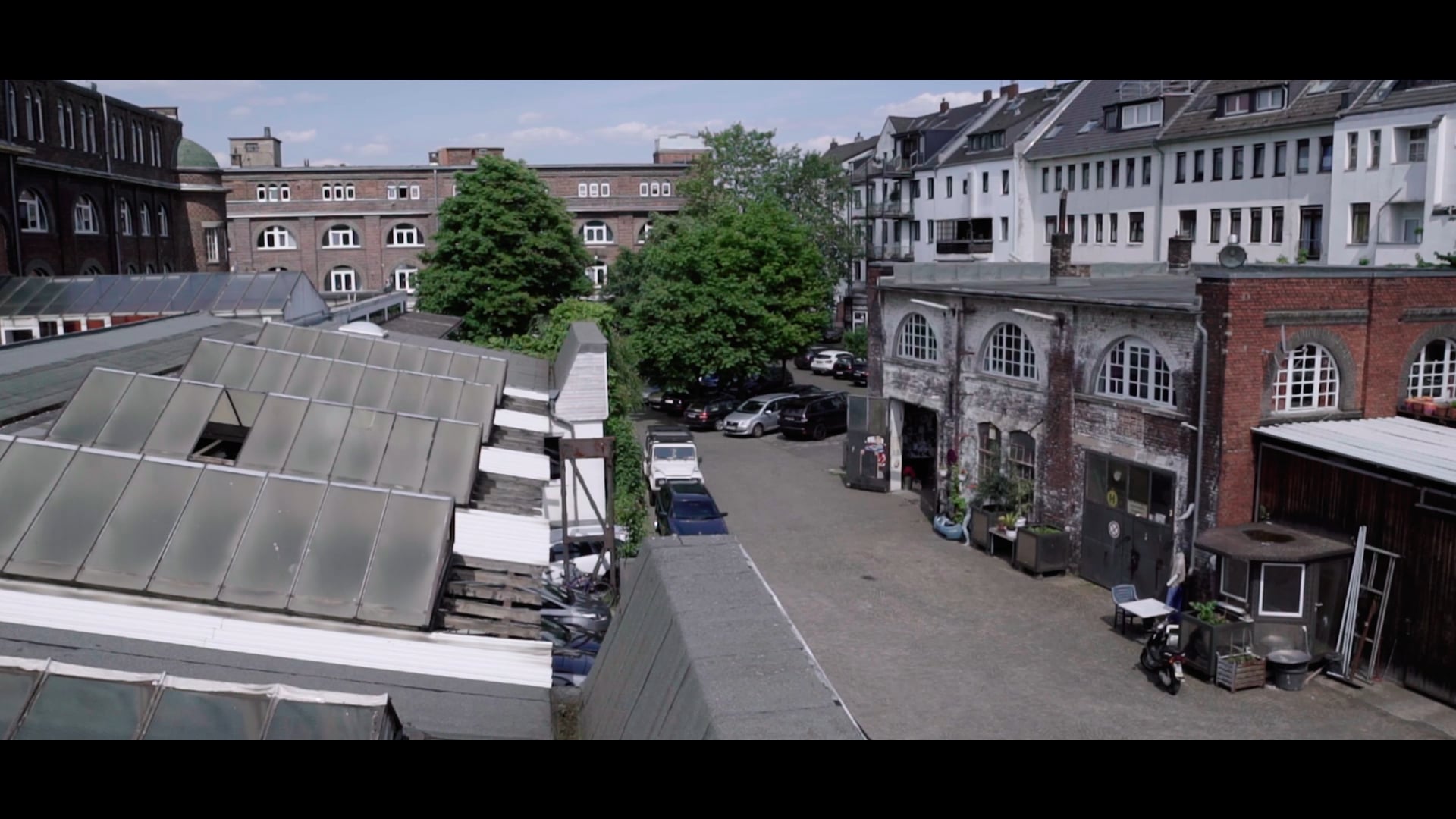 TRAILER_WE_PLUS_YOU on Vimeo