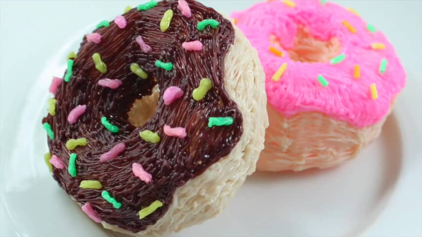 Donuts made with MYNT3D 3D Printing Pen on Vimeo