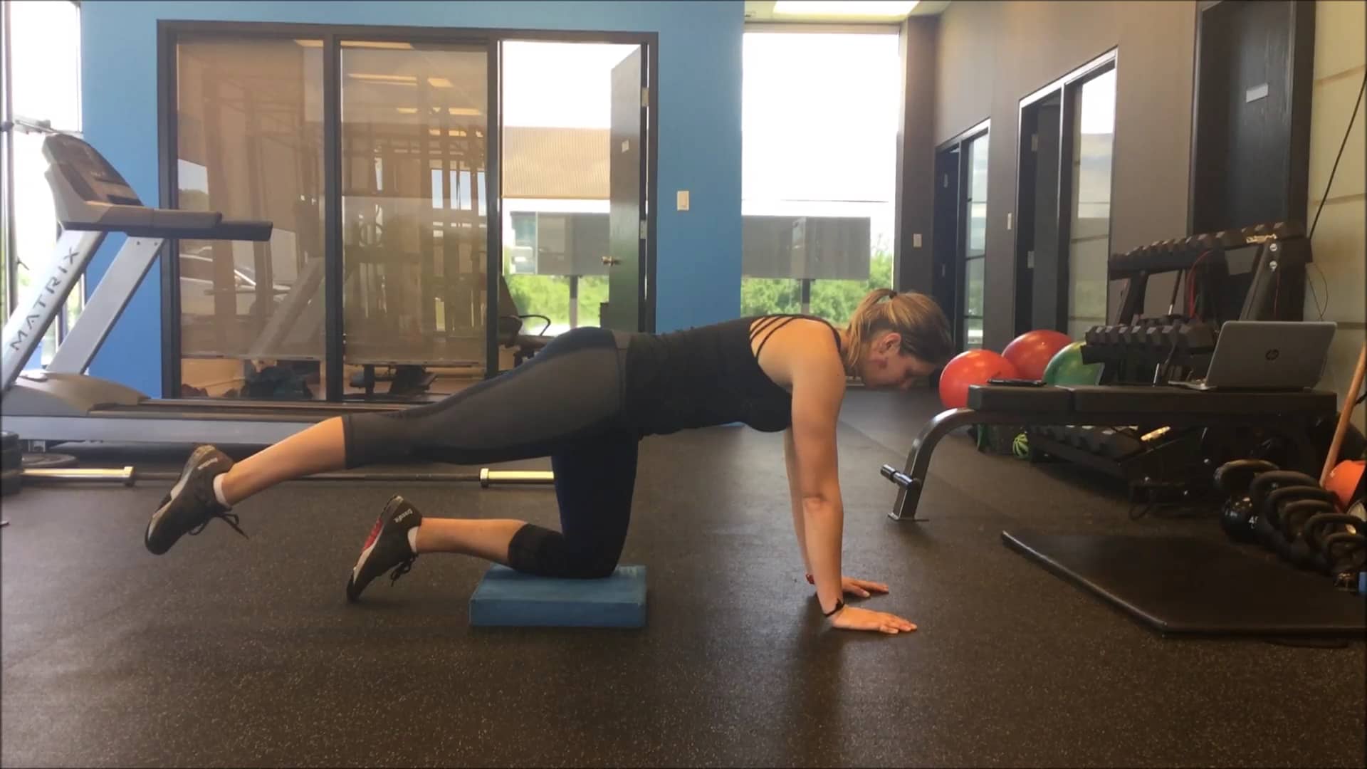 Quad Hip Extension - Glute Activation on Vimeo