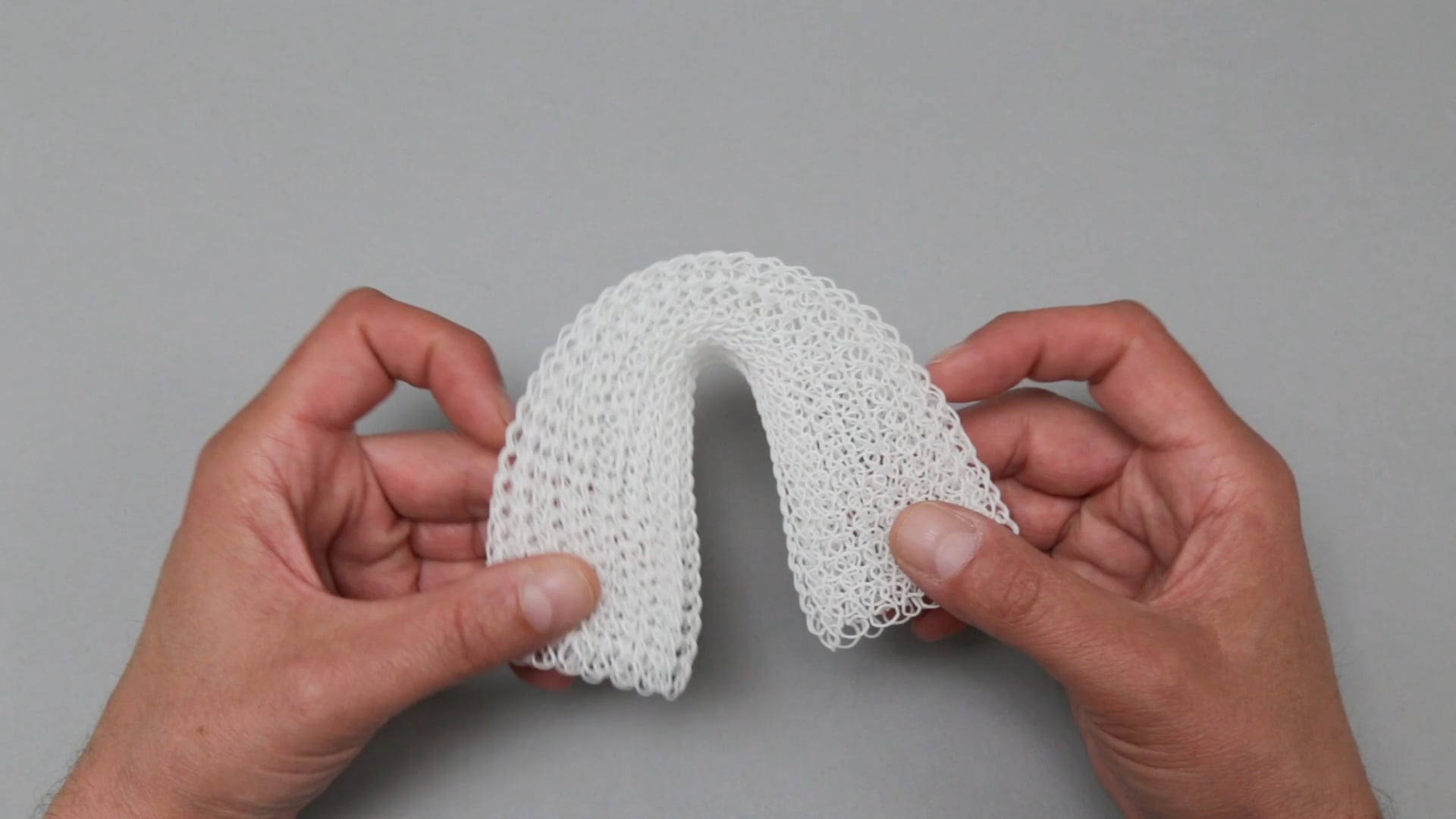 Mark Beecroft experiments with knitted SLS on Vimeo
