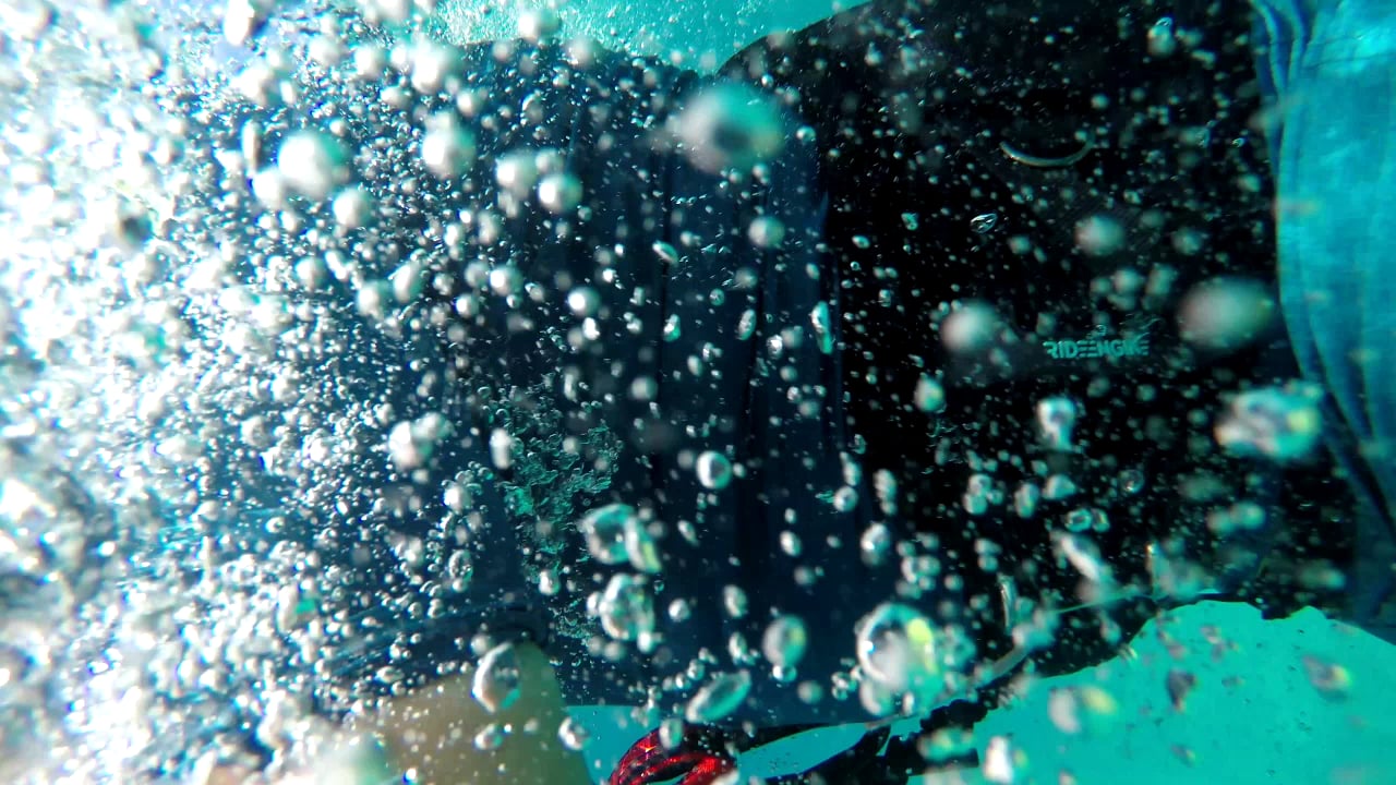 Calm Red Sea, wind only 3-4 m/s, sup-surfing & real foilboarding on the ...