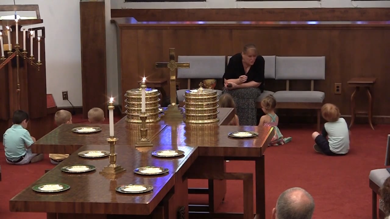 June 18, 2017 First Christian Church Children's Moment with Kelly ...