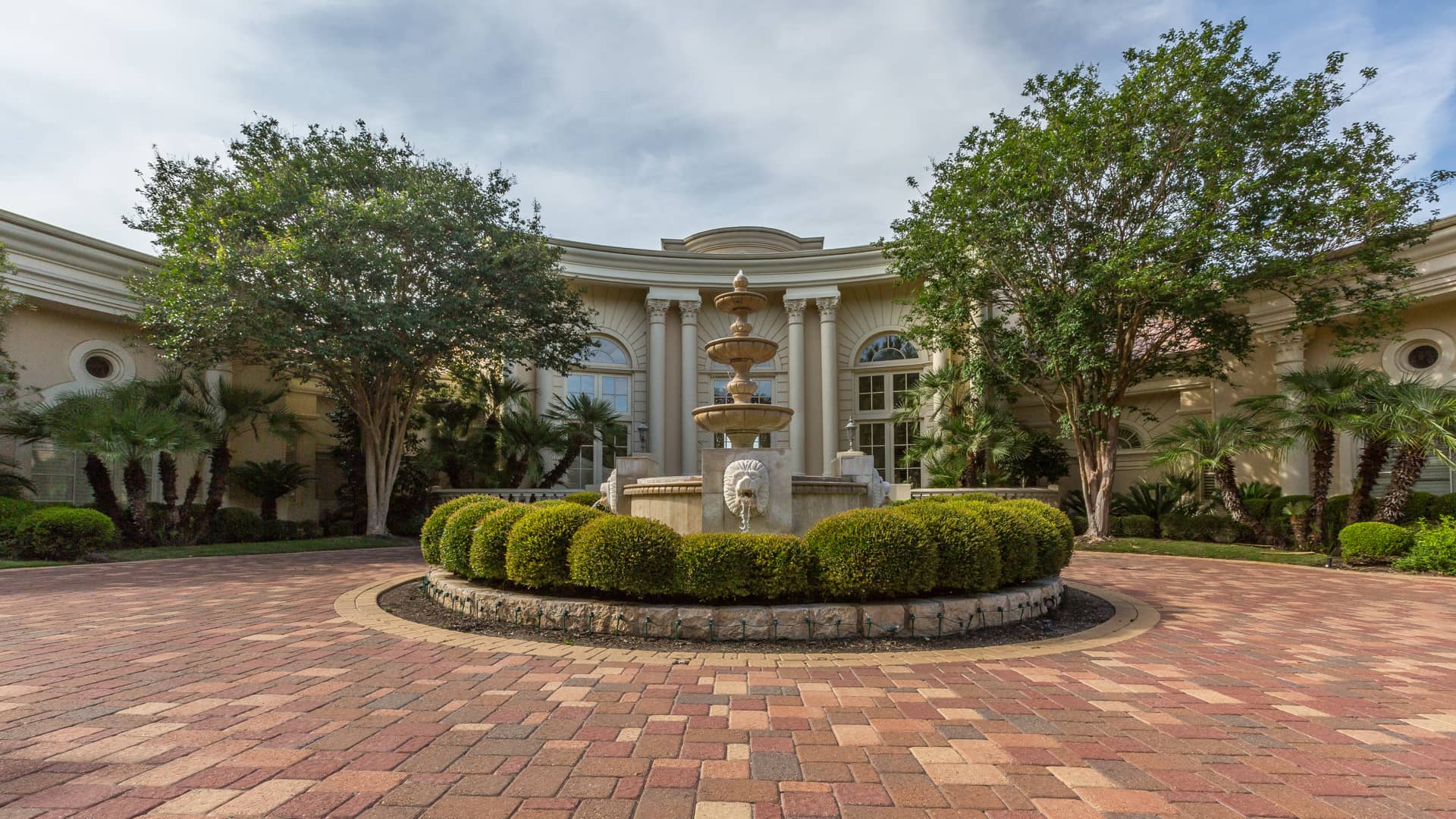 Sally Daneshjou Collection - New Designs Teaser 2017 on Vimeo