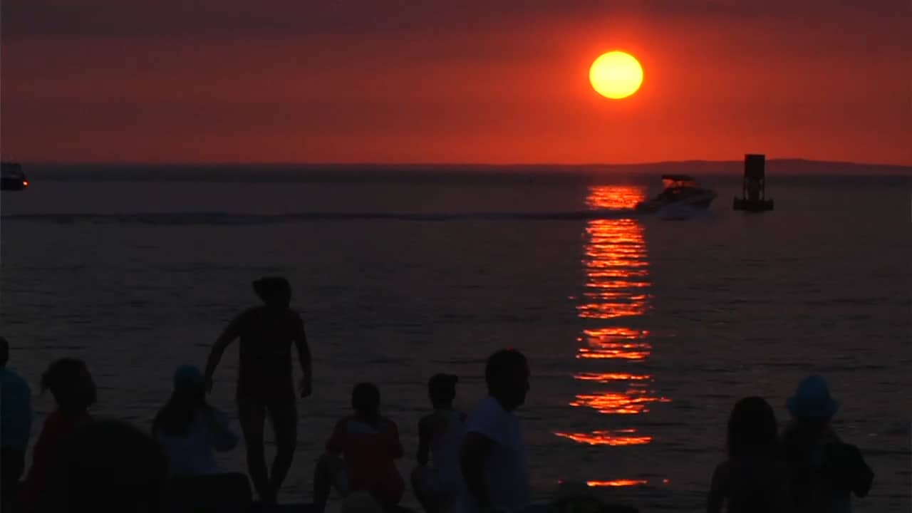 MV Bucket List: Menemsha Picnic & Sunset on Vimeo