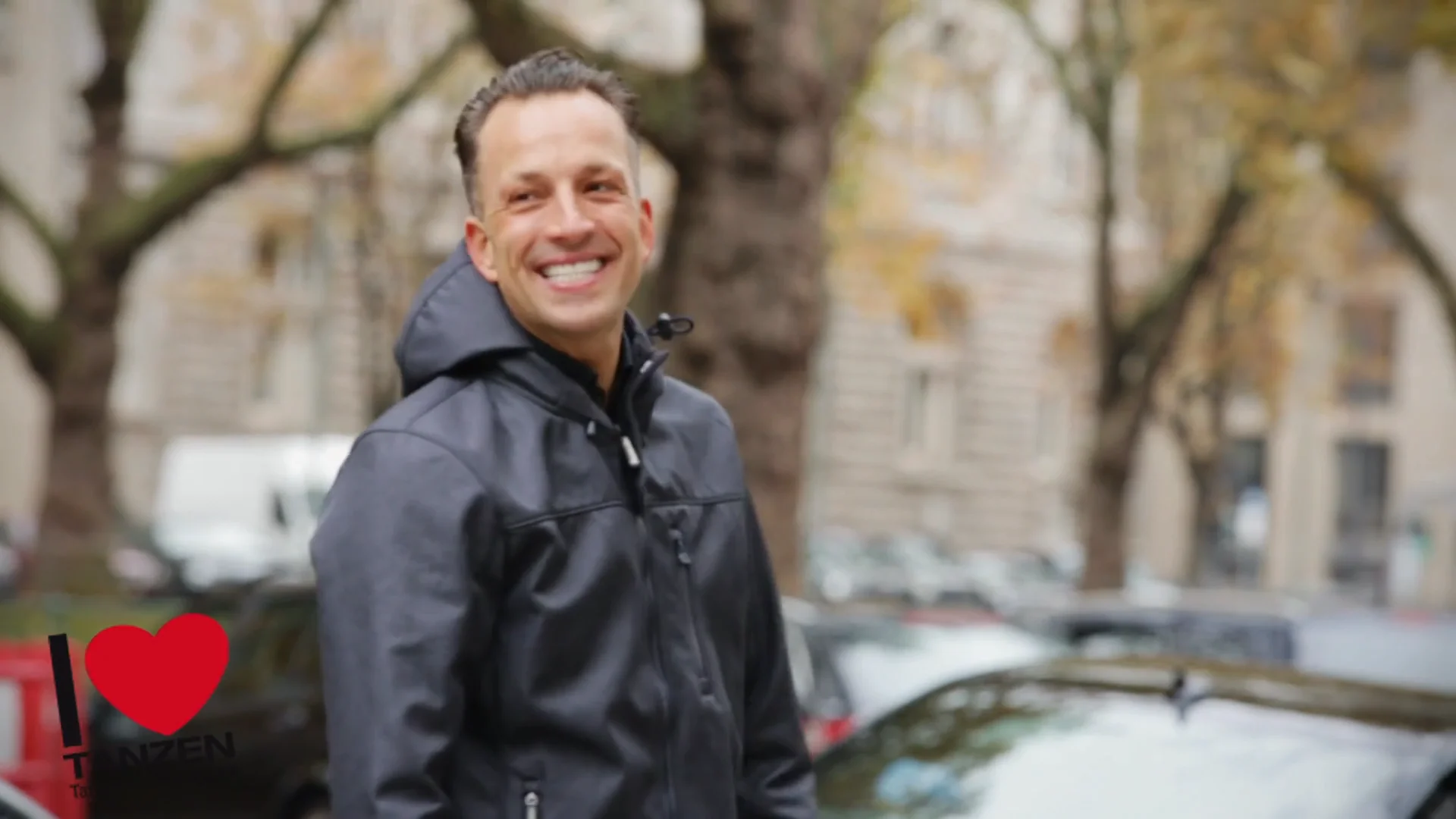 Tanzen auf der Kö: MakingOf in Tanzschule Frieling on Vimeo