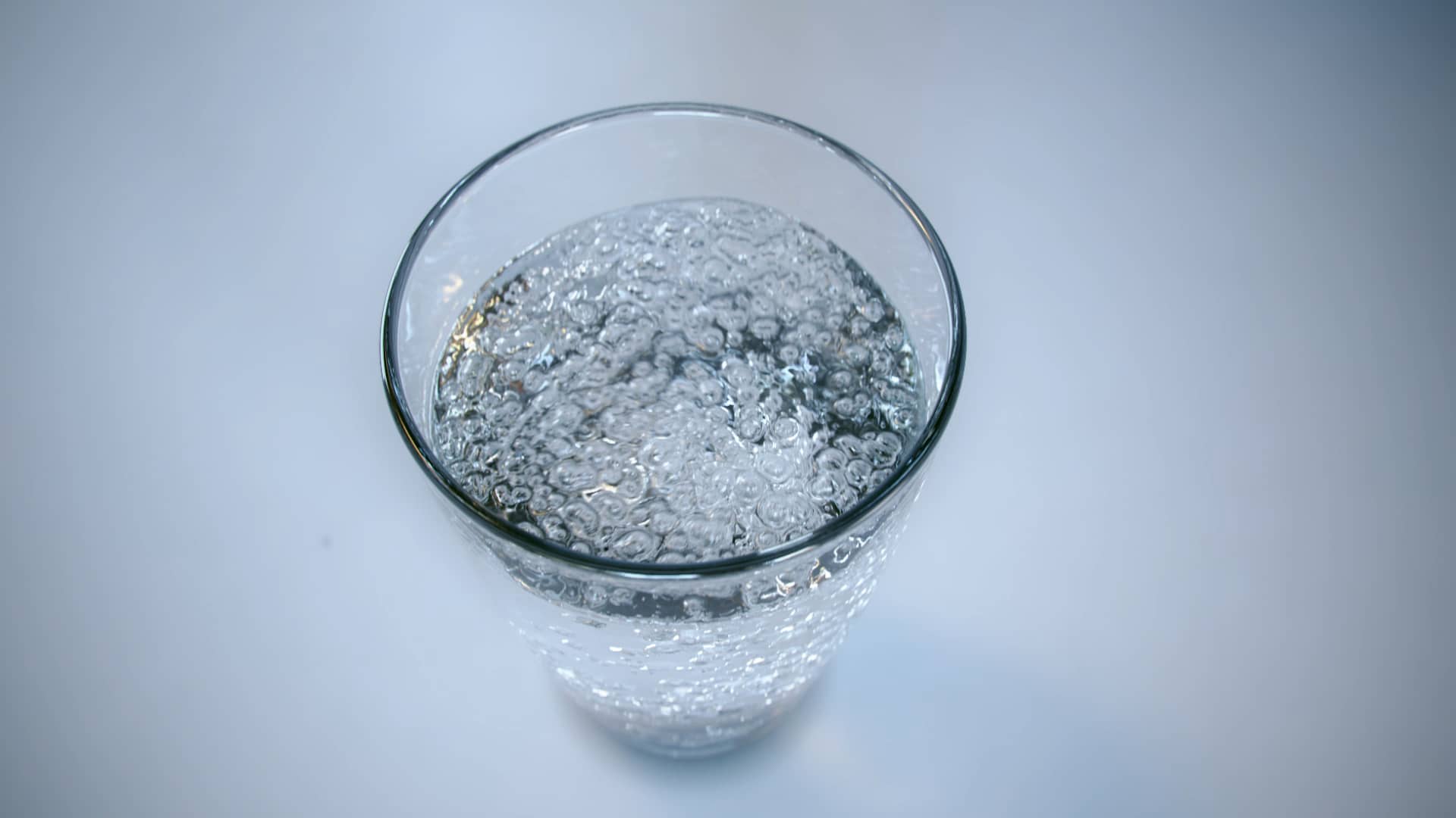 RF_Pouring Water_Bubbles test 02 on Vimeo