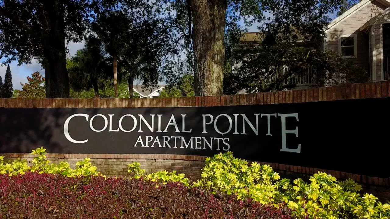 Colonial Pointe Apartments on Vimeo