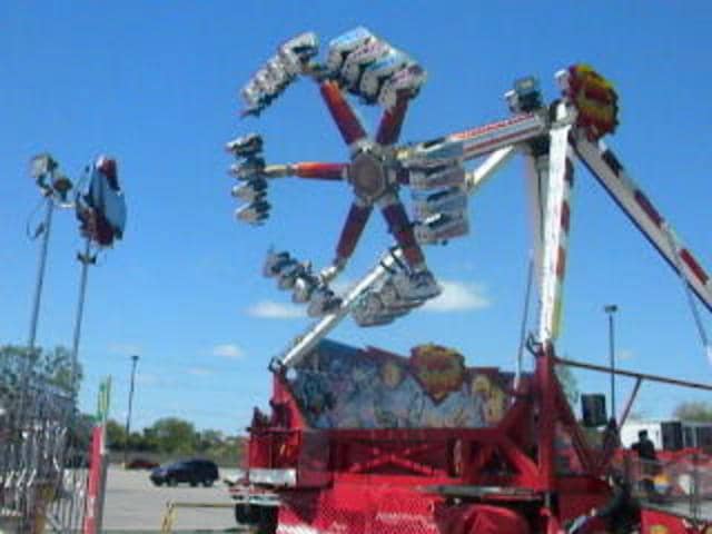 Wade Shows KMG Fireball Up Close, Taylor Michigan, 2010 Gibraltar Trade ...