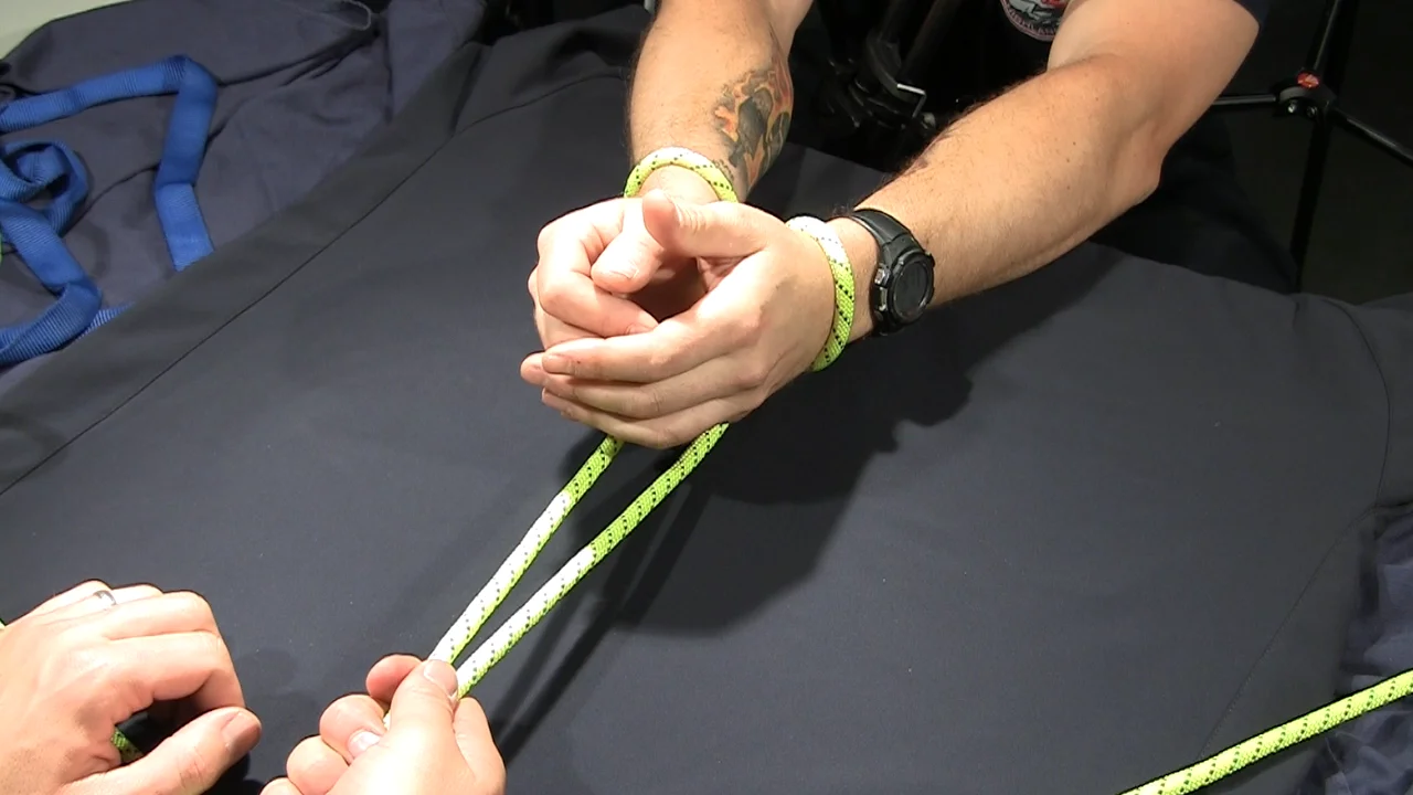 Knots: Handcuff knot