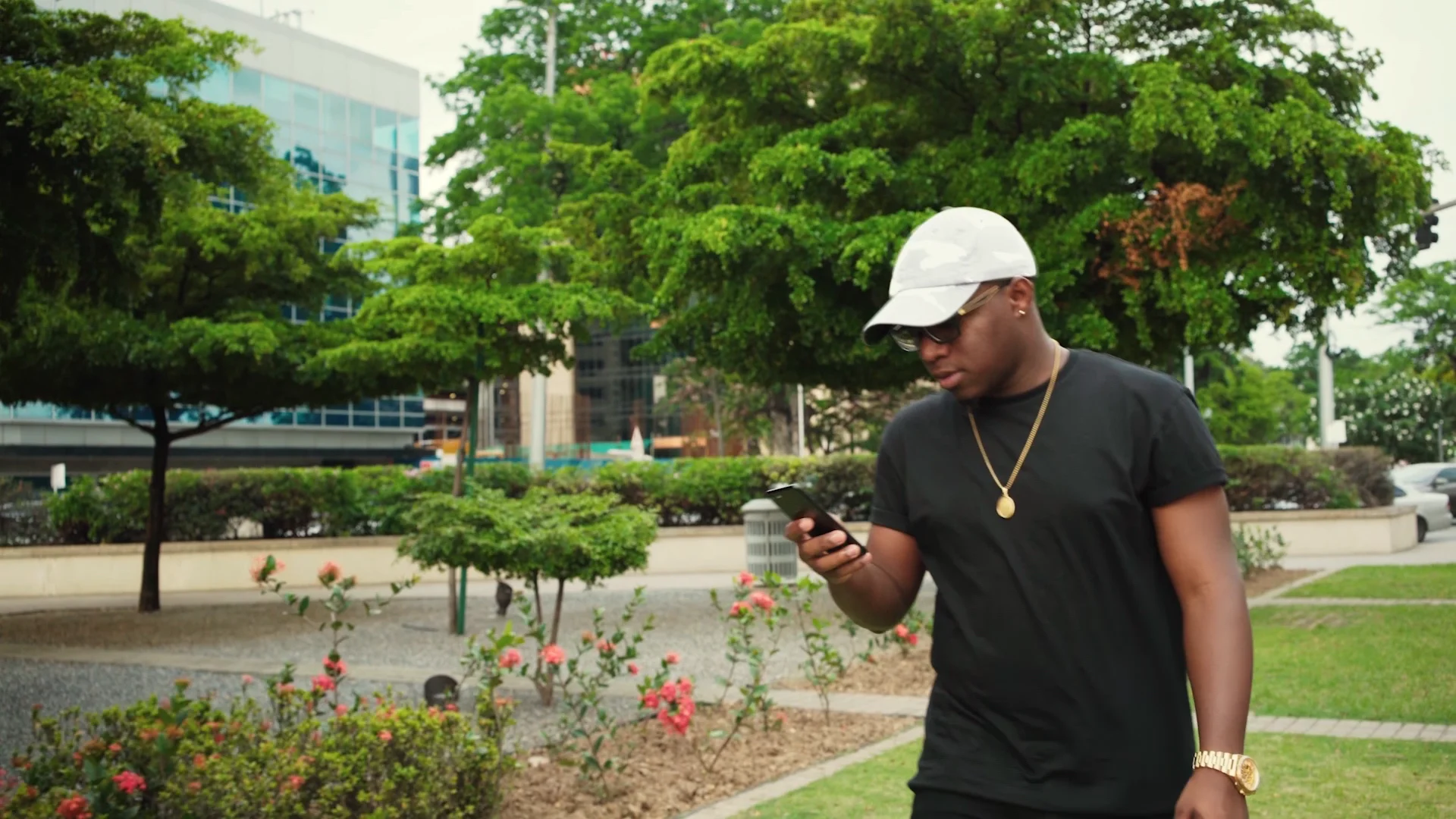 VOICE BMOBILE 4G LTE AD on Vimeo