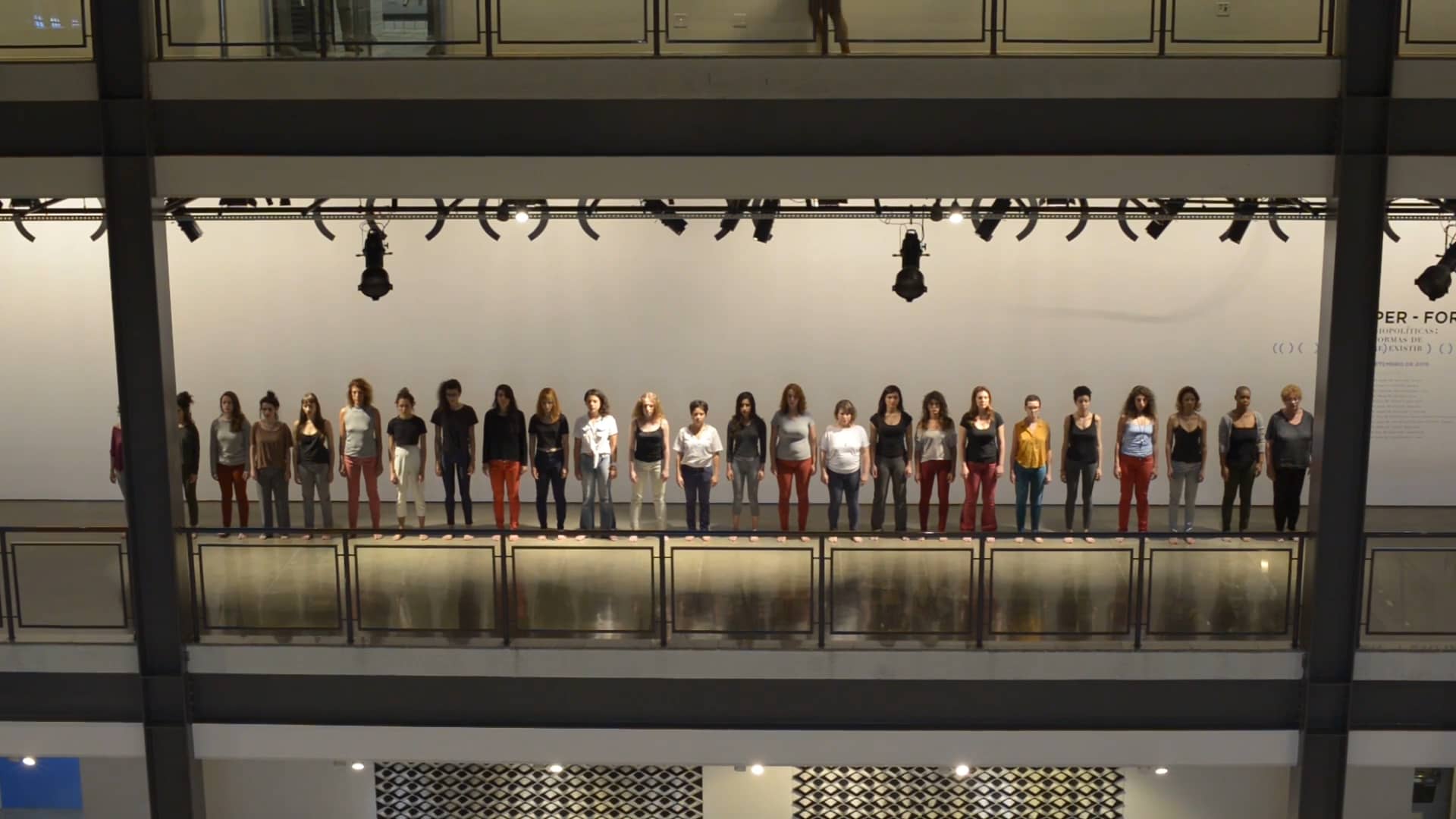 Performance Transbordação de Dora Smék on Vimeo