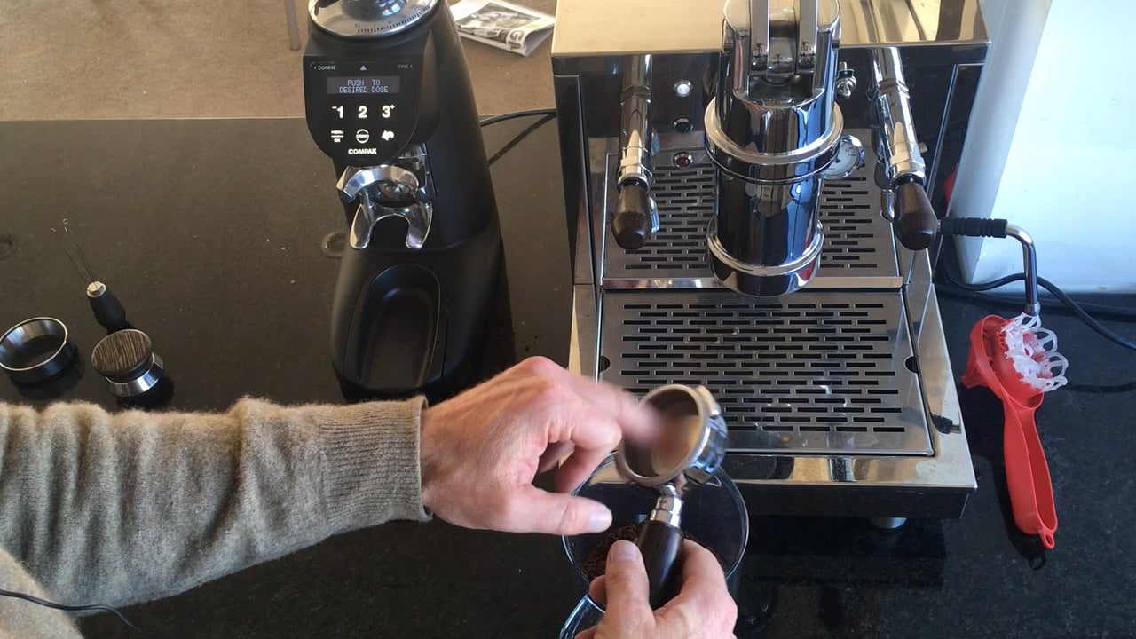 Compak E5 espresso grinder on Vimeo