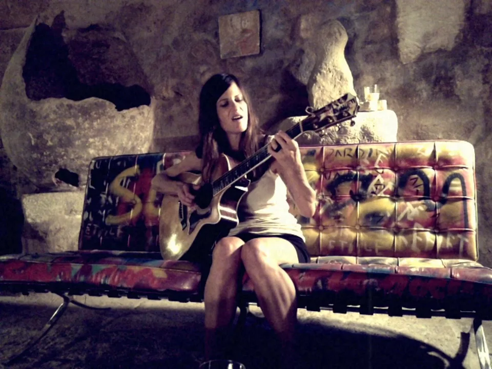 Leslie Helpert cantando en el "Underground" 2014 on Vimeo