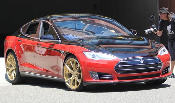 Twisted Sister's Dee Snider transforms his Tesla Model S on Vimeo