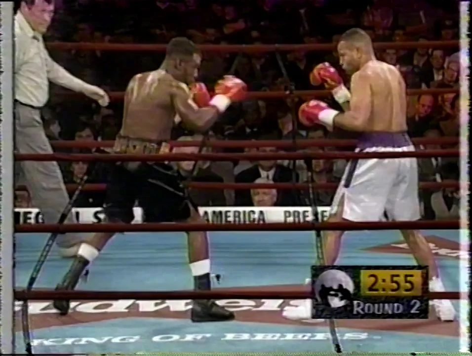 Vince Phillips vs Romallis Ellis