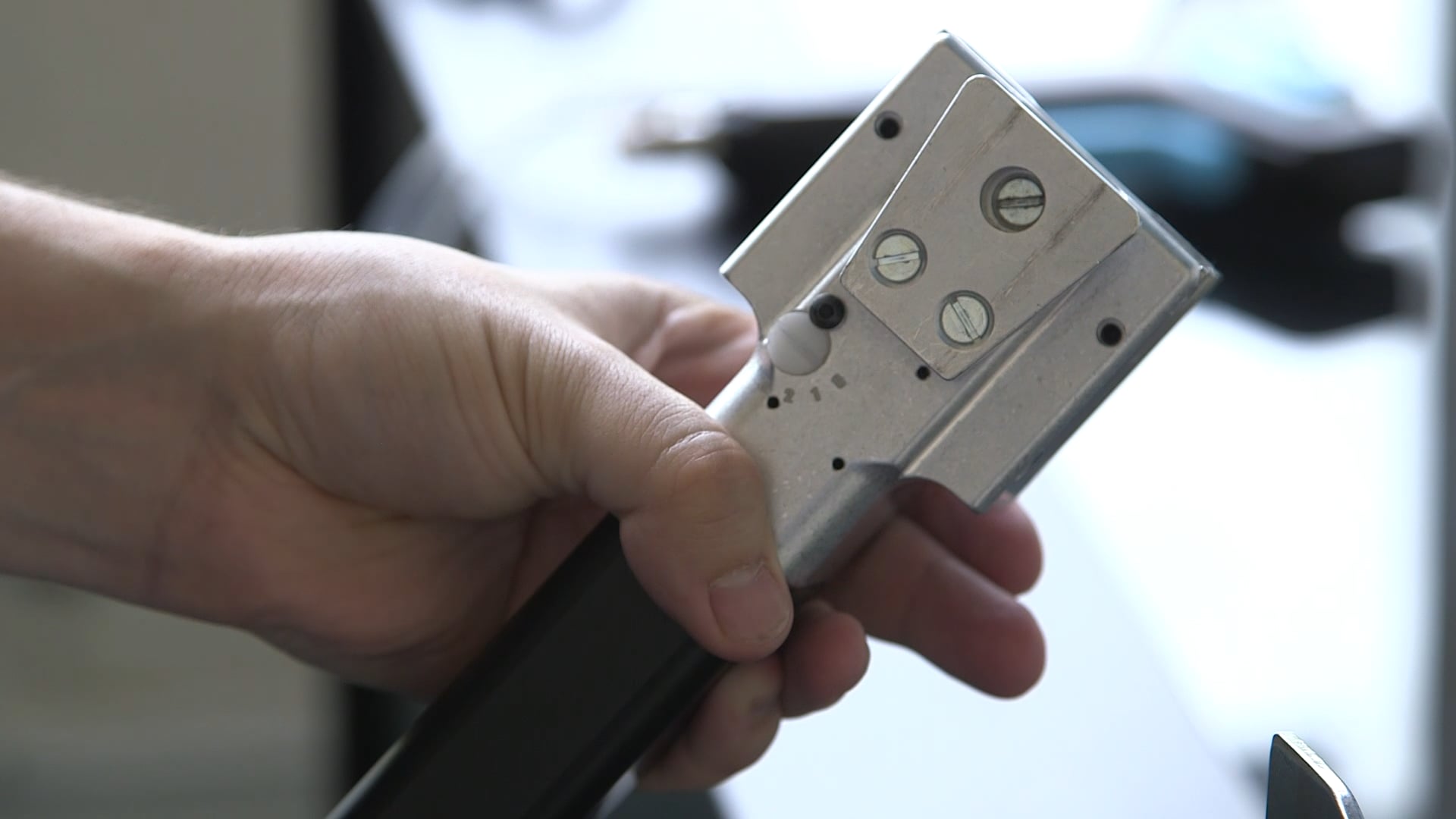 Airbond - Model 1-11 & 701 Flow Control Demonstration in Airbond ...