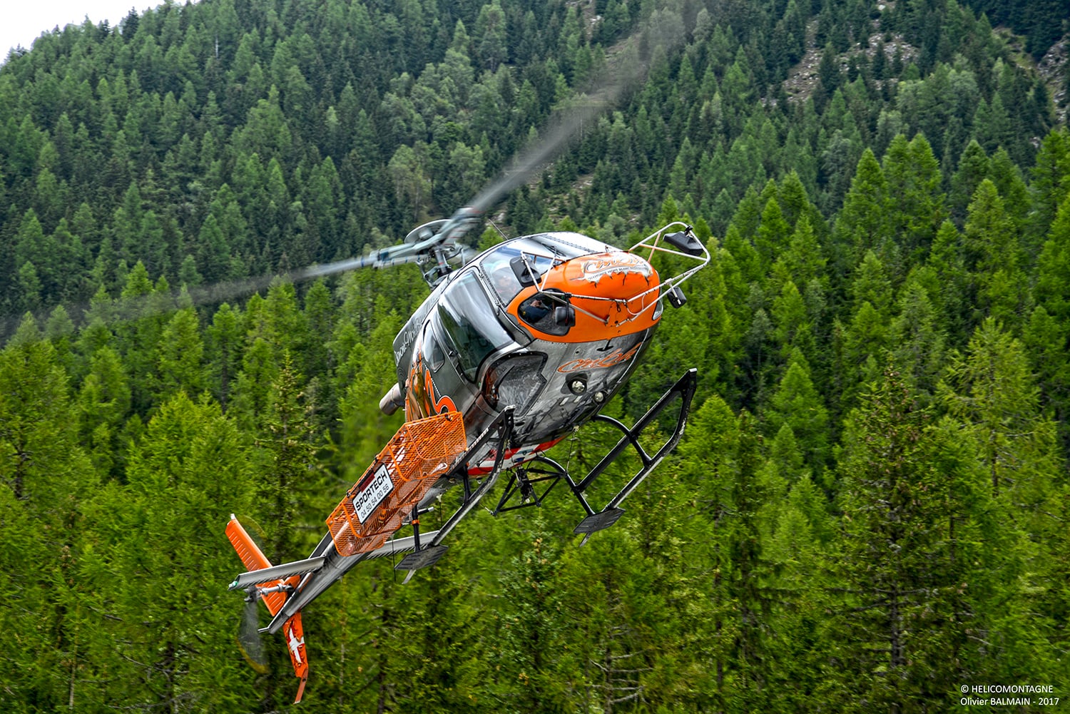 H125 CMBH Maximum Pilot View Kit, aerial work operation . on Vimeo