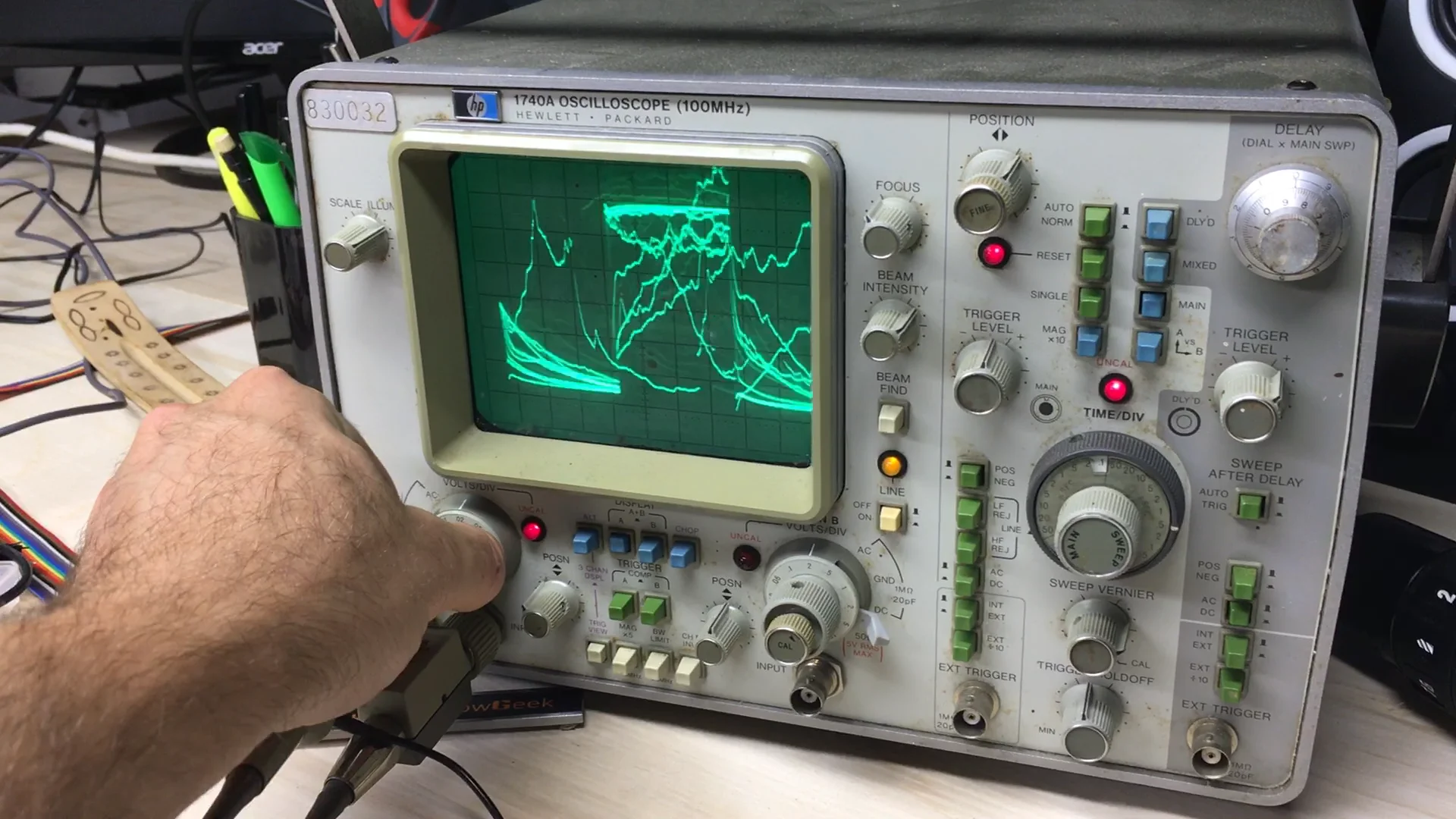HP 1740A Oscilloscope
