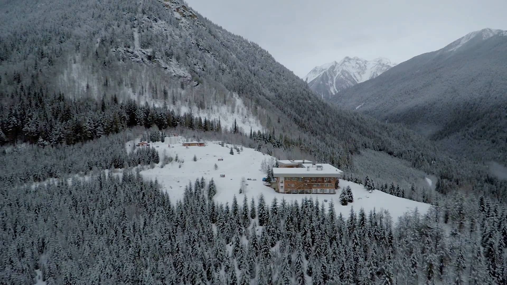 CMH - Adamants Lodge Tour on Vimeo
