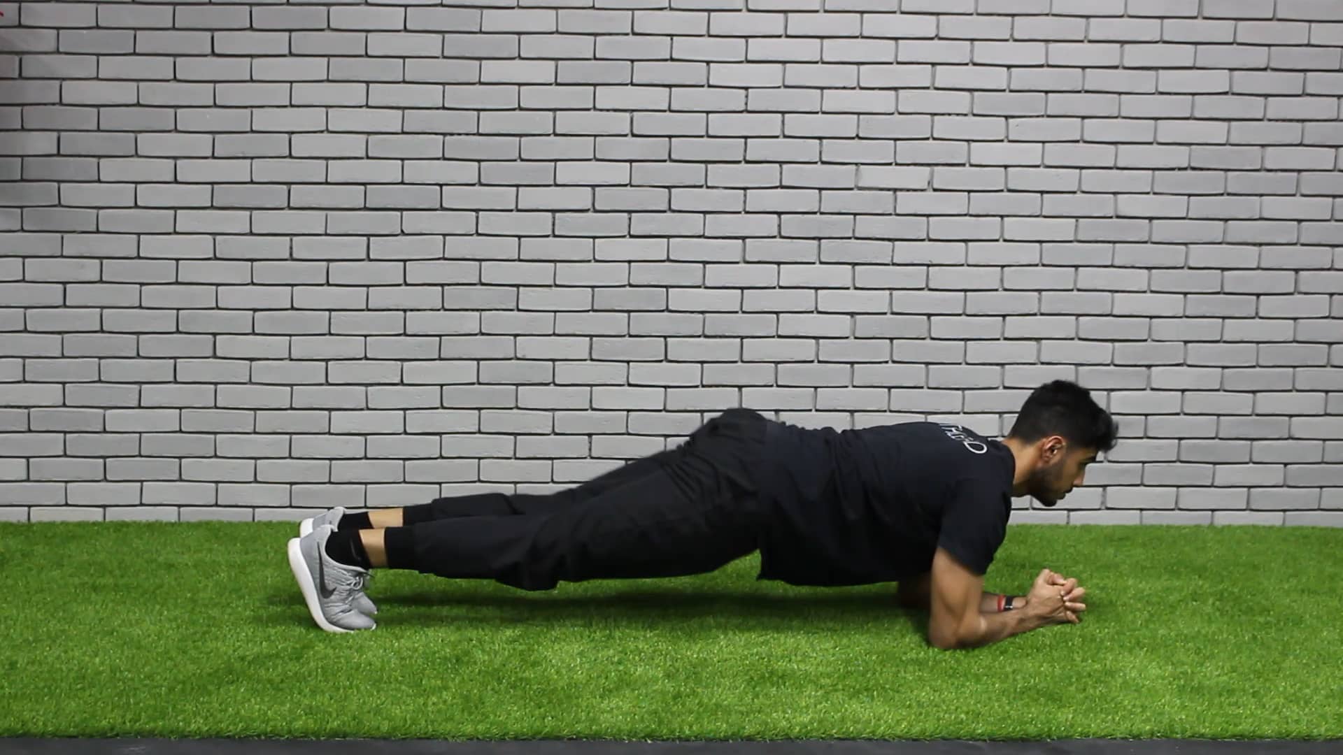 Sprinter Tuck Planks on Vimeo
