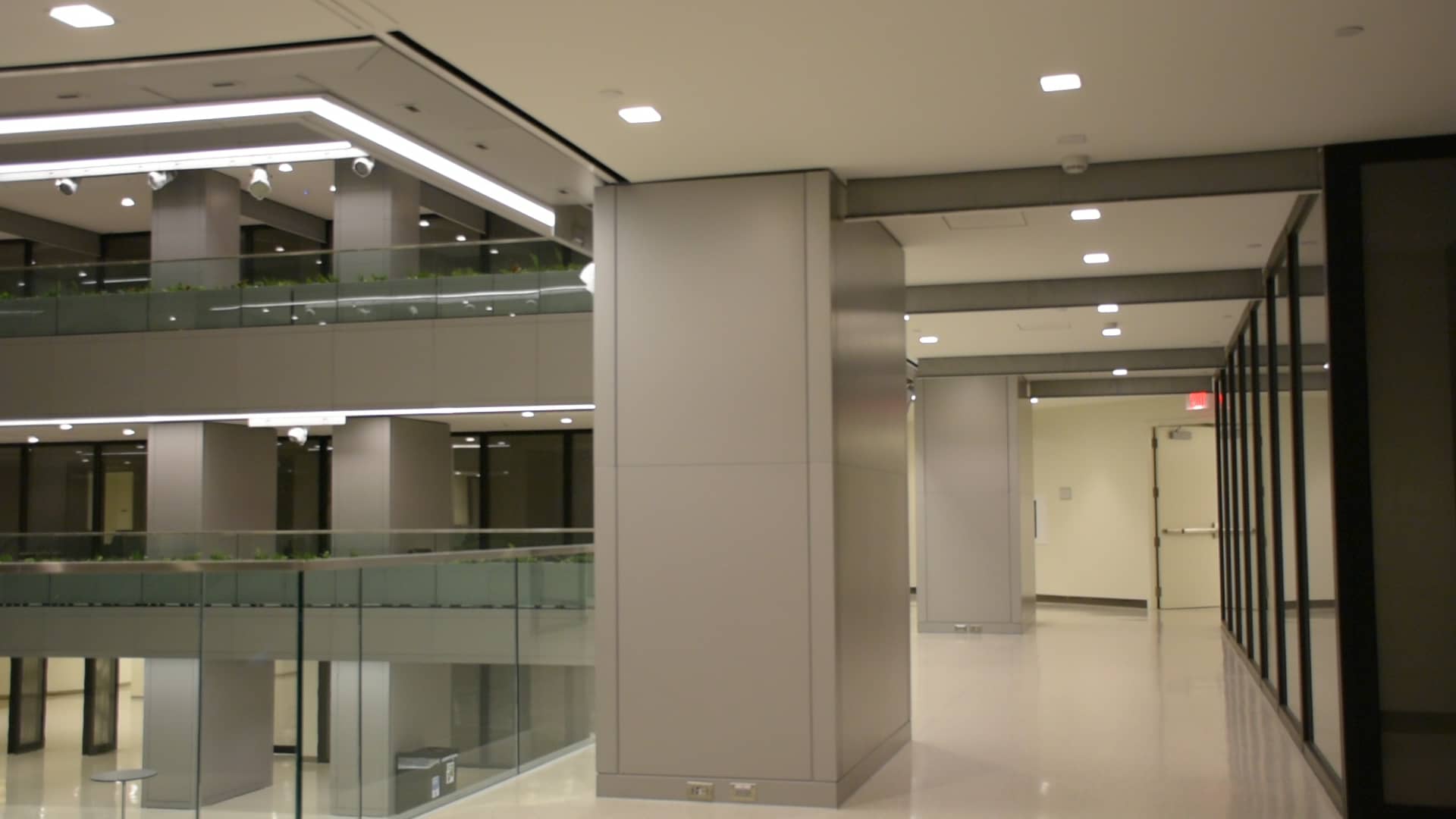 SD60 Deployable Draft Curtain®, IMF HQ1 on Vimeo