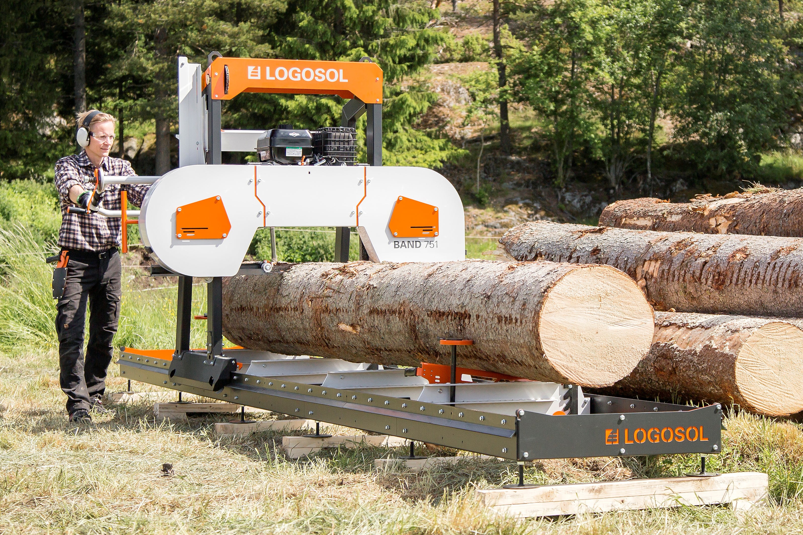 Logosol B751 Bandsaw Mill on Vimeo
