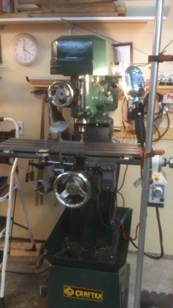 Basic milling on craftex cx603 (better older version of mill) on Vimeo