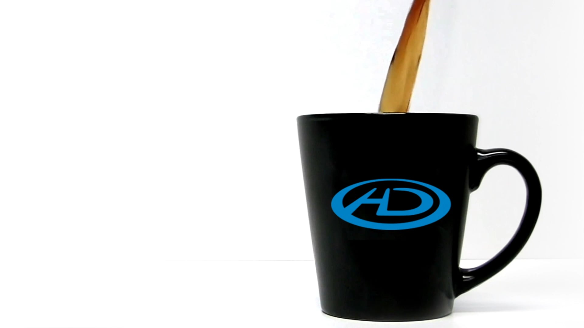 HD Coffee Mug Long Pour-V2 on Vimeo