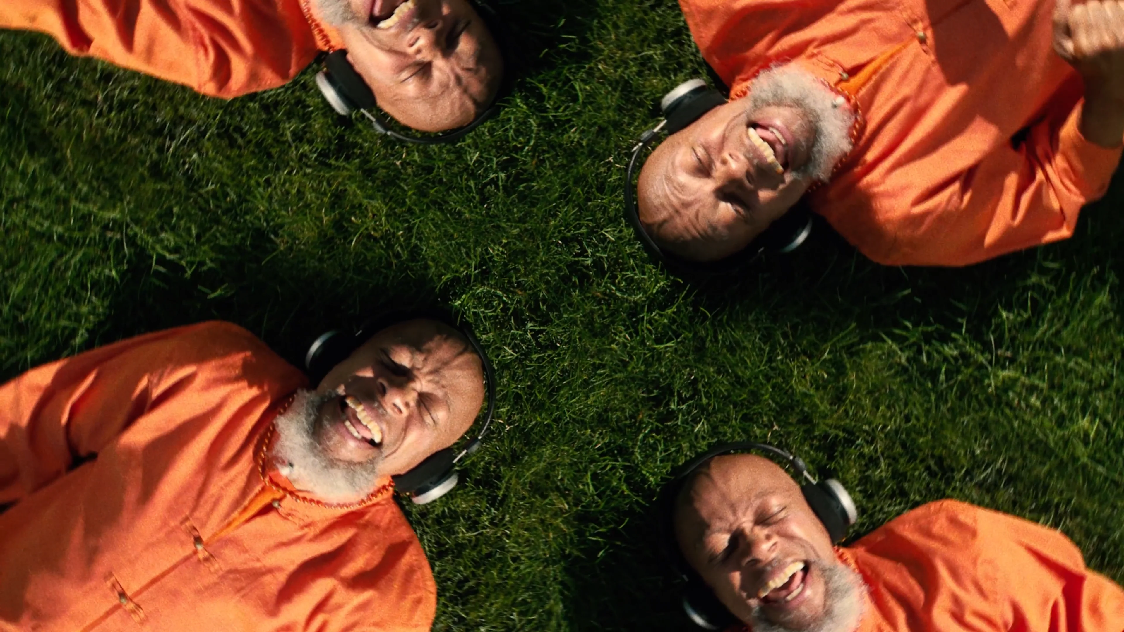 LARAAJI SUN GONG / BRING ON THE SUN on Vimeo