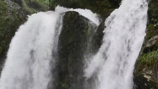 Waterfalls+-+3472 on Vimeo