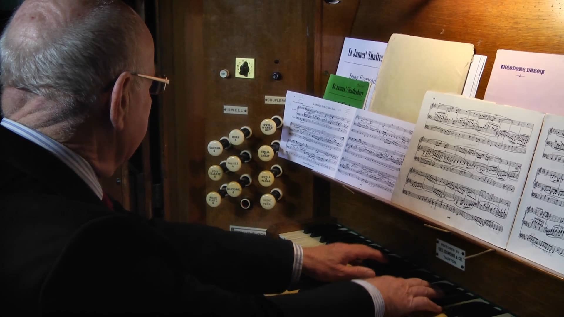 Christopher Mahon at the Organ of St James, Shaftesbury on Vimeo