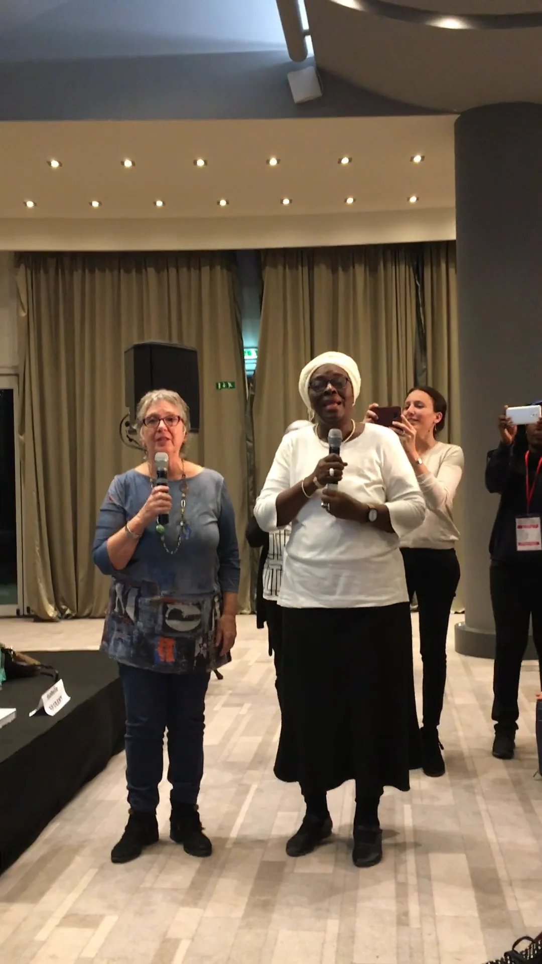 Le chant: hymne sage femme du Bénin on Vimeo